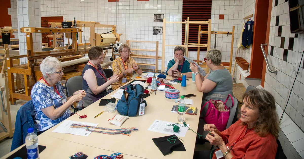 Käsitööhuvilisi tuli Viljandi laagrisse perekondade kaupa nii ...