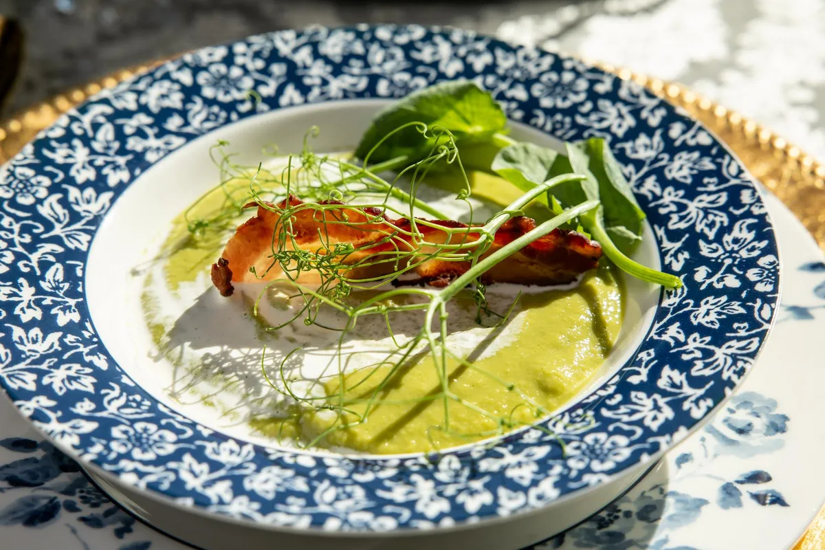 NÄDALA RETSEPTID Stilist Merit Boeijkensi lihavõttelaud: hernesupp ...