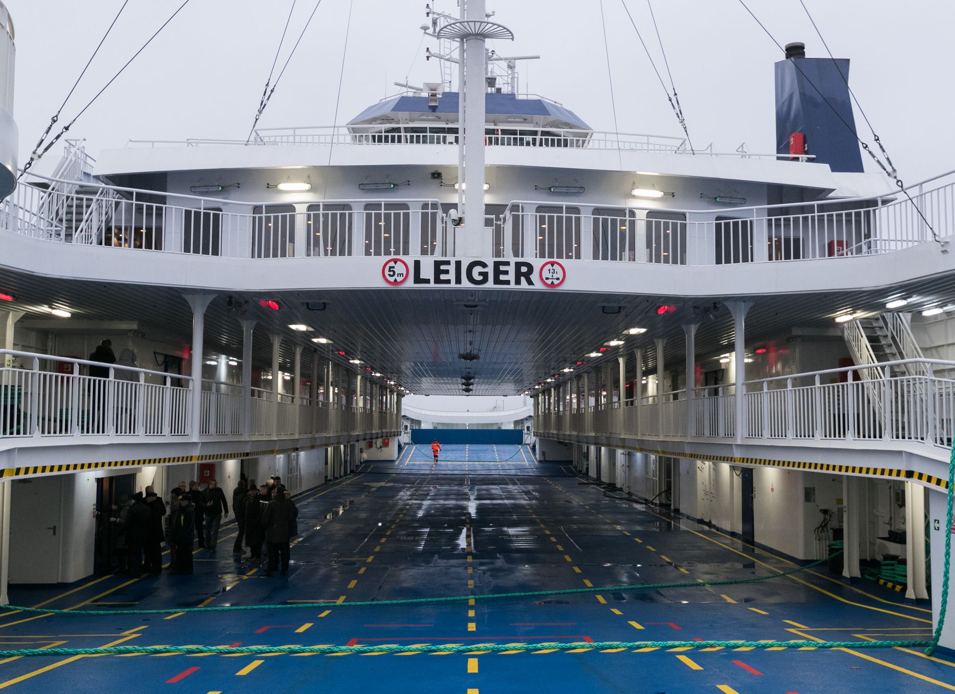 Parvlaevaühendus Hiiumaaga katkes tormi tõttu