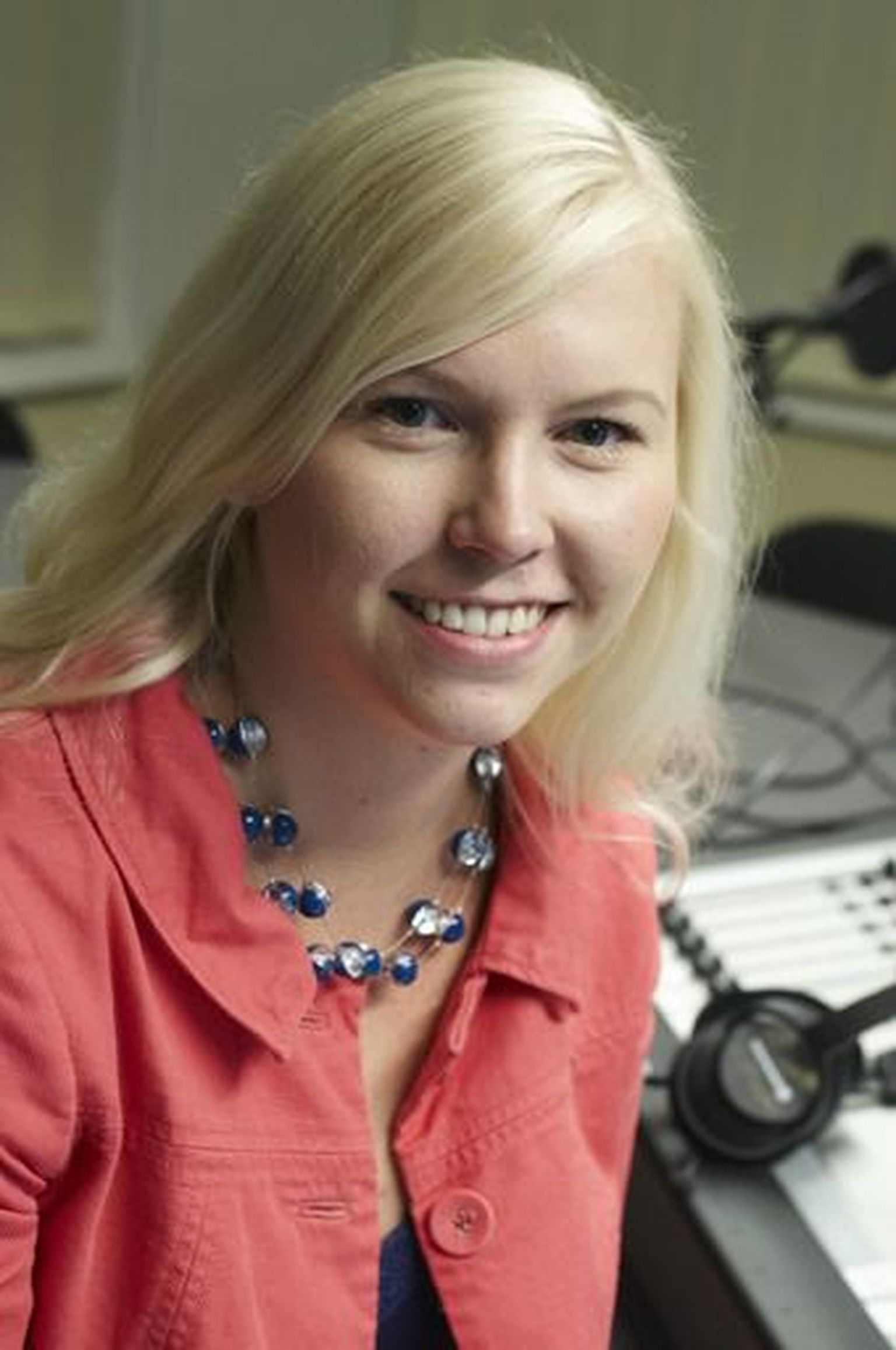 Staardiktor Kerli Dello kingadesse astub Liisu Lass?