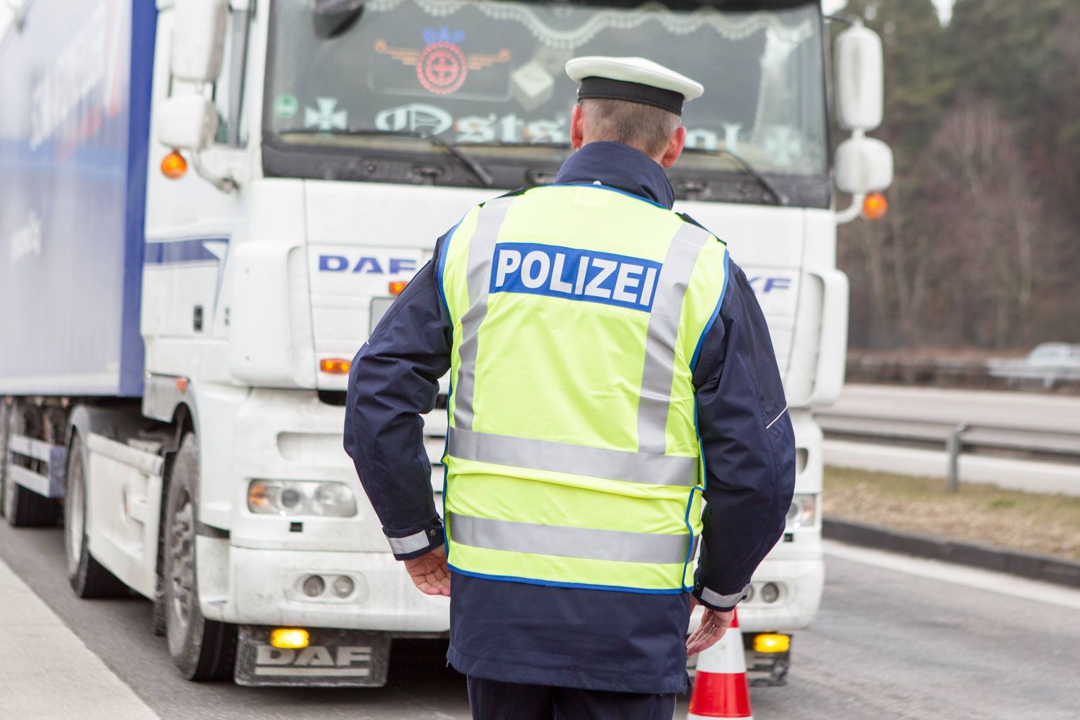 Saksa politsei kõrvaldas liiklusest ohtliku Eesti veoki - Eesti ...