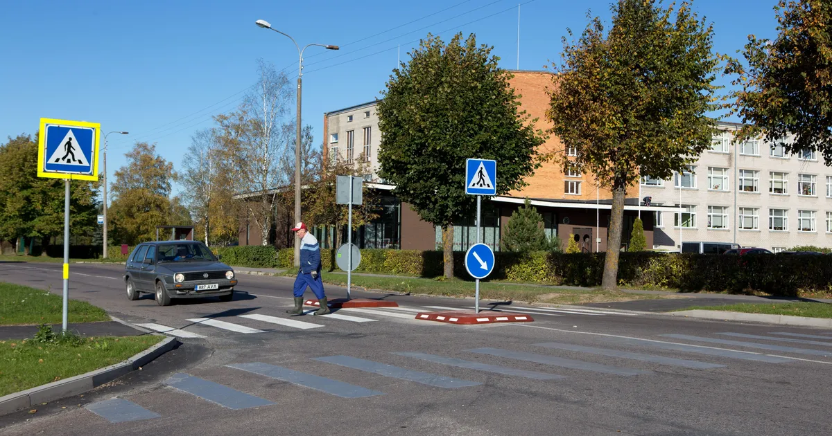 Paalalinna kooli lapsed pääsevad ohutumalt üle tee