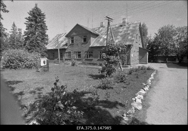 Kuidas õrna hingelaadi ja vähese rammuga Karl Ristikivist hetkega ...