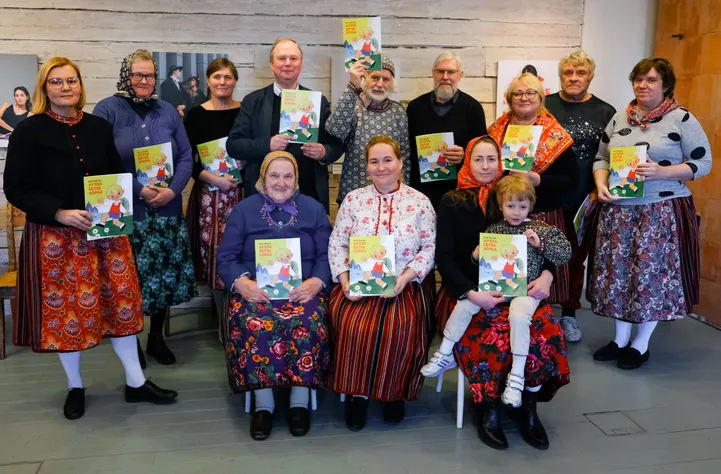 Saare päeval kõlasid kihnukeelsed haikud ja muuseumi jäi kaks linool-Virvet
