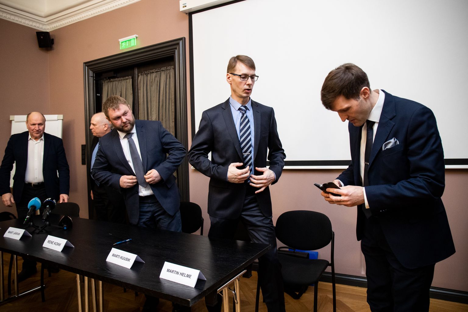 Marti Kuusik tahab kohtuistungile tunnistajateks Ratast ja Helmeid ...