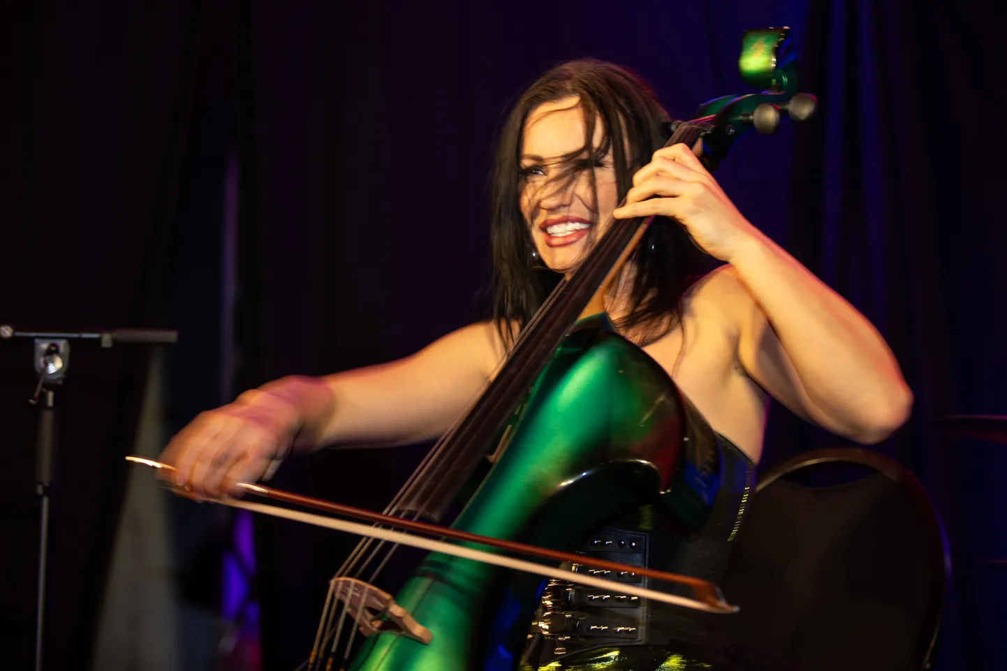 KLÕPS «Kui sõnadest jääb puudu ning teisiti tundeid väljendada ei suuda ...