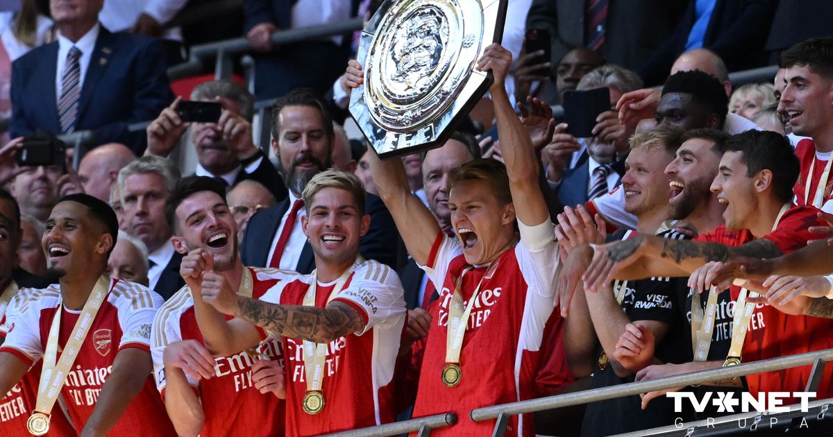 "Arsenal" futbolisti izcīna Anglijas superkausu