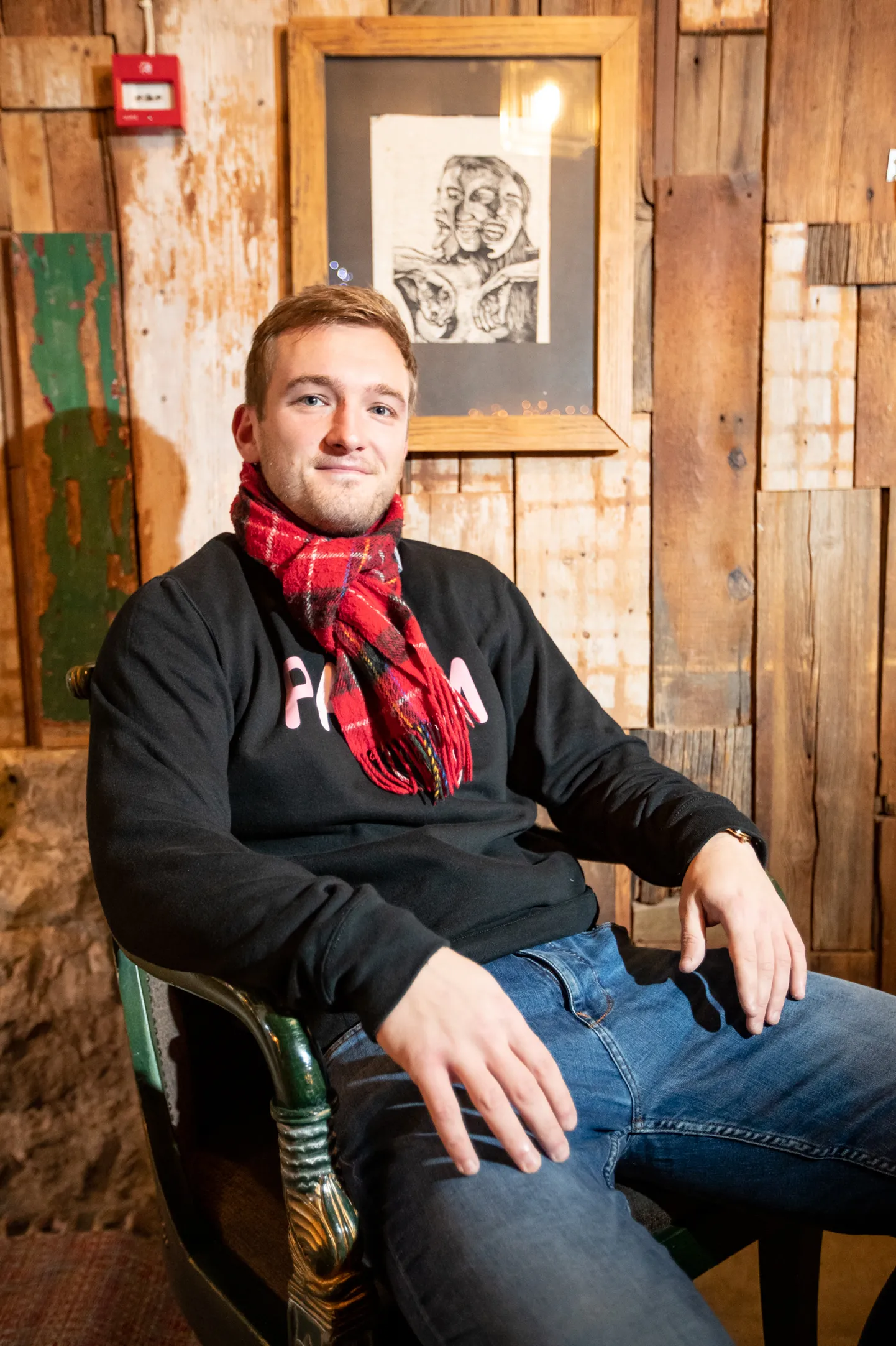 Ari Matti Mustonen torkab vaimukalt Tommy Cashi kuvandit: enne käis oma ...