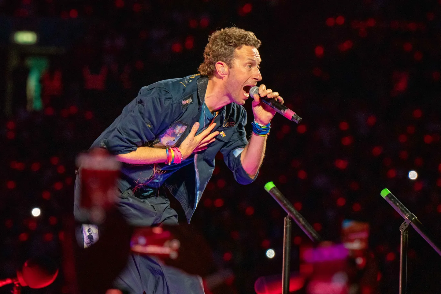 MIDA TA ÜTLES? Coldplay laulja peatas kontserdi, et tapetud Charlie ...