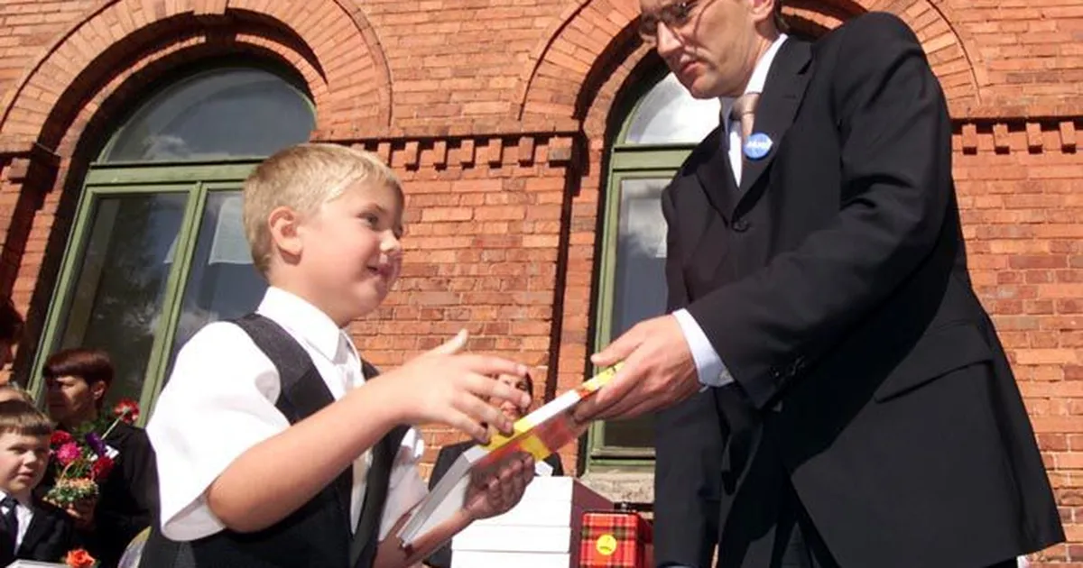 Kui vana on lõppude lõpuks Sindi kool?