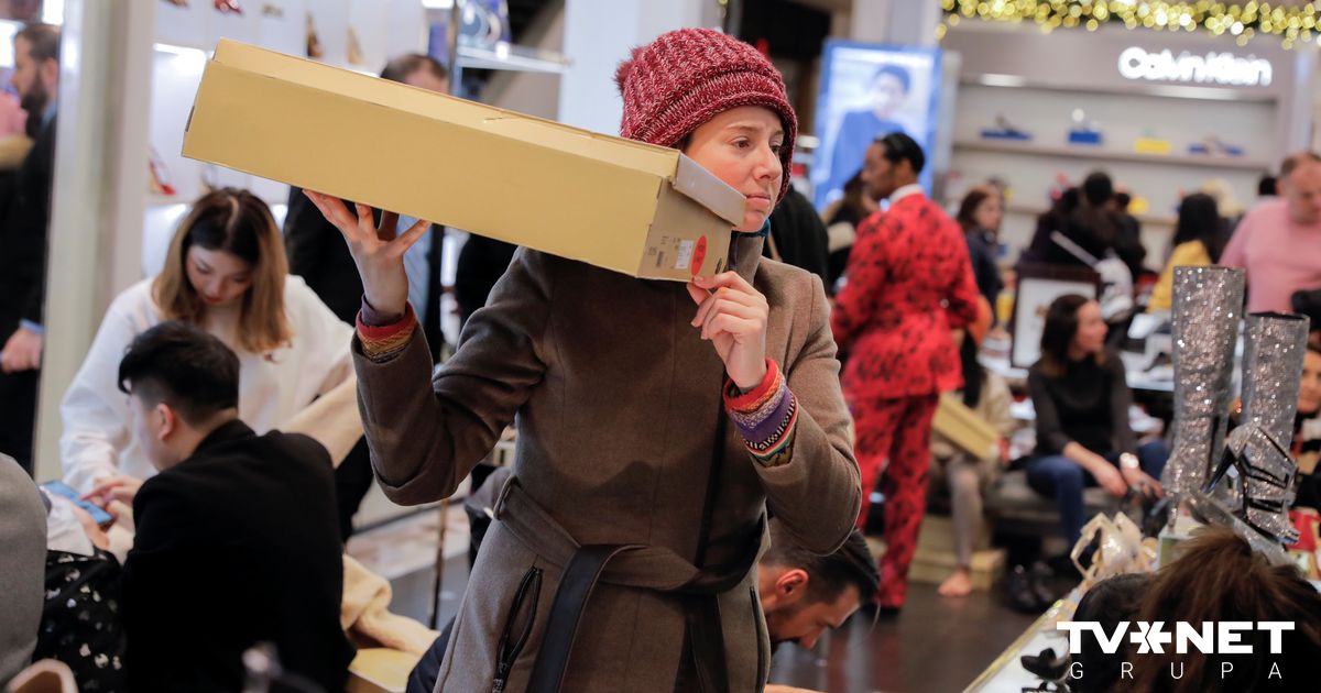 "Melnās piektdienas" un Ziemassvētku atlaižu laikā aktivizējas viltus ...