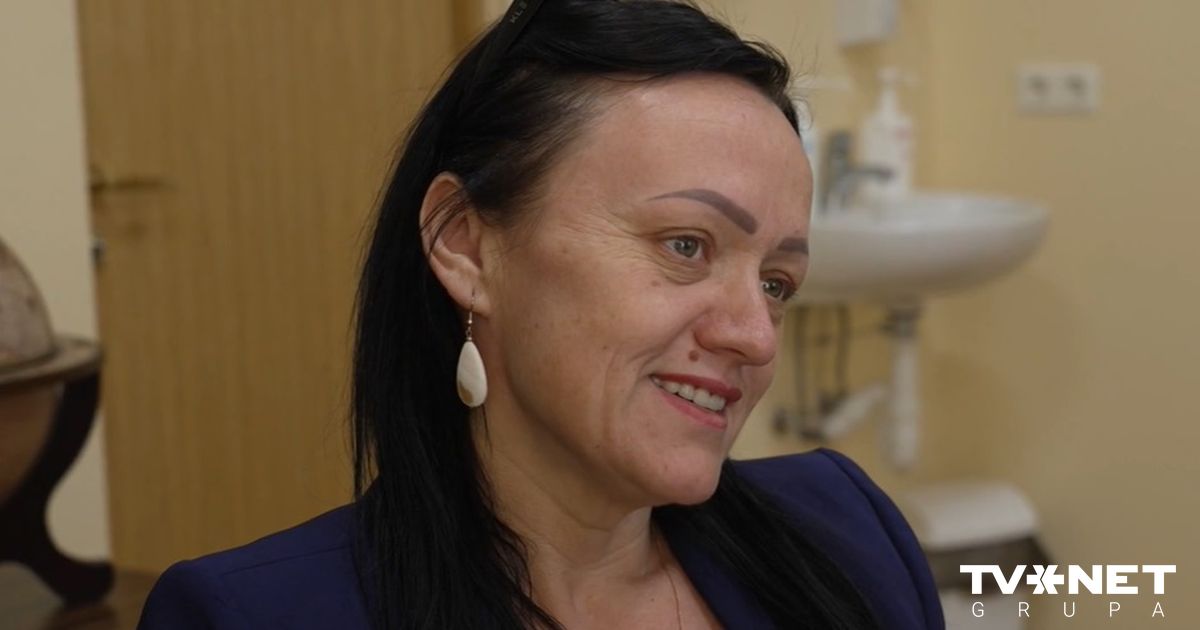 Agrita Bindre atkal gulsies zem skalpeļa