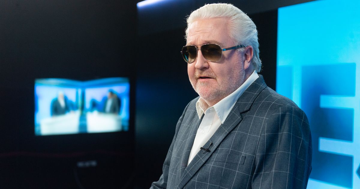 MAREK REINAAS Meil on oma nafta! Aga valitsus laiutab käsi ja loll ...