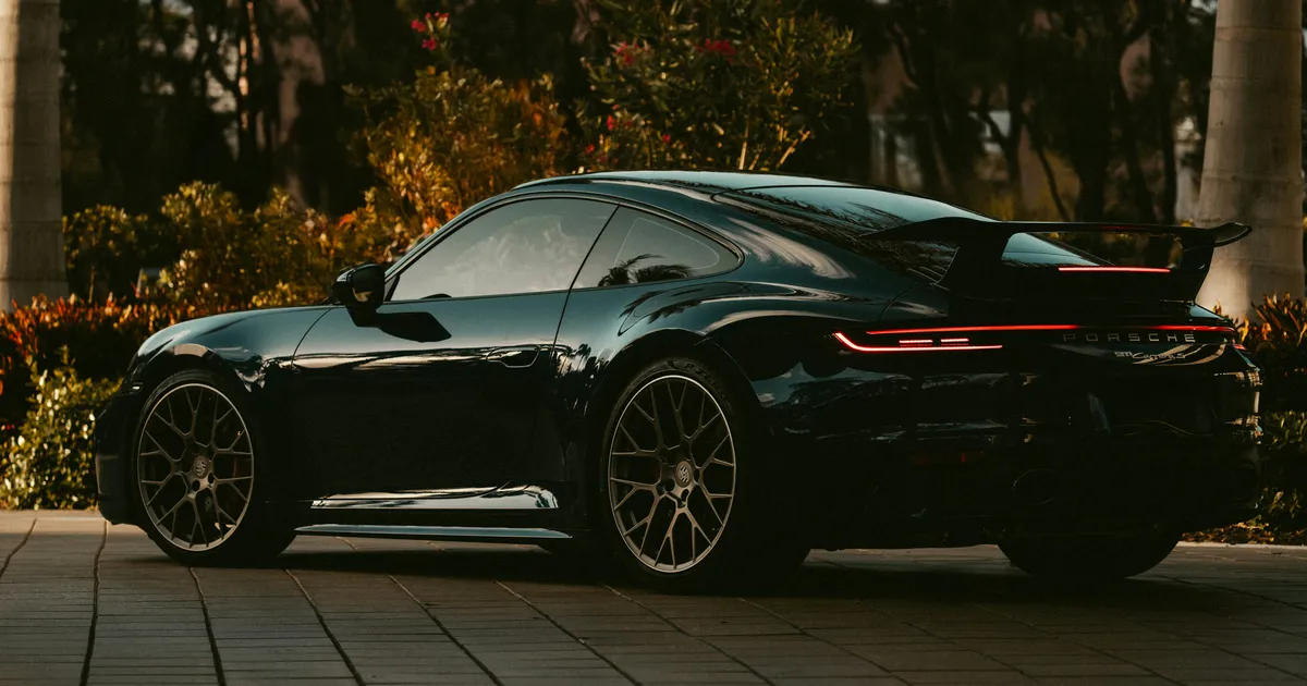 ЧТО СЛУЧИЛОСЬ? В России оказались обездвижены сотни автомобилей Porsche