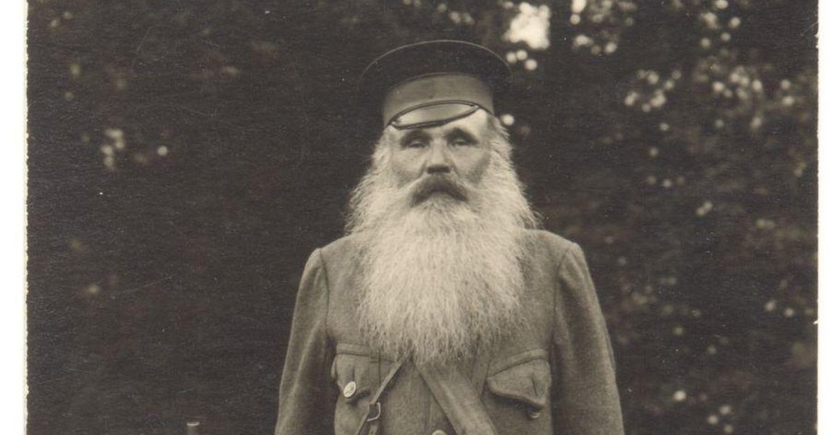 Metsavahid elasid kaelakukkuvates majades