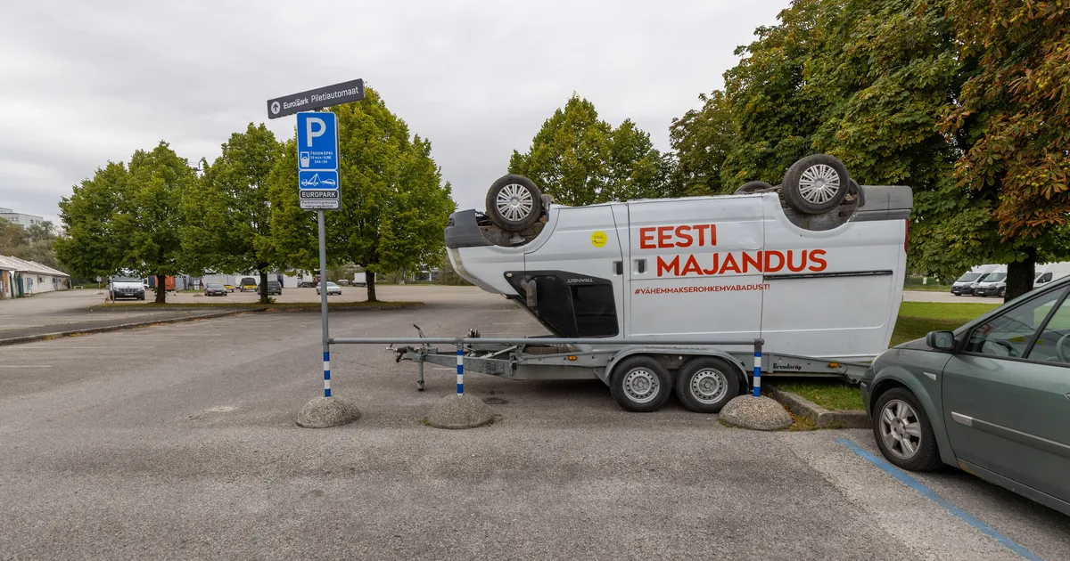 Parempoolsete kaubik on uuesti uppis, seekord haagise peal