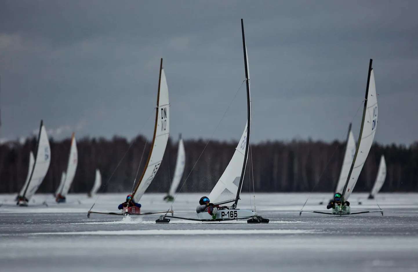 Kolme riigi jääpurjetajad kihutasid Saadjärvel