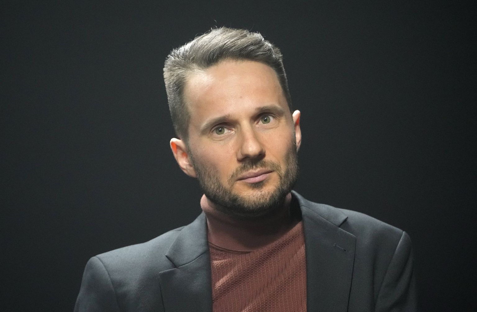 Nacionālo teātri pametīs arī galvenais mākslinieks Reinis Suhanovs