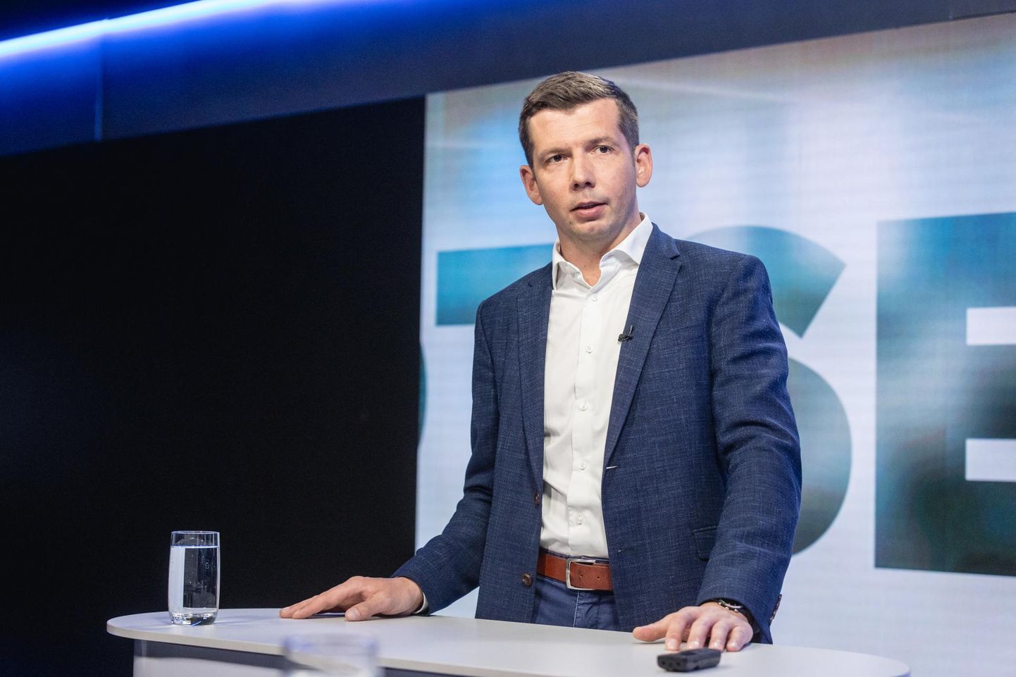 Repinski astub Keskerakonnast välja