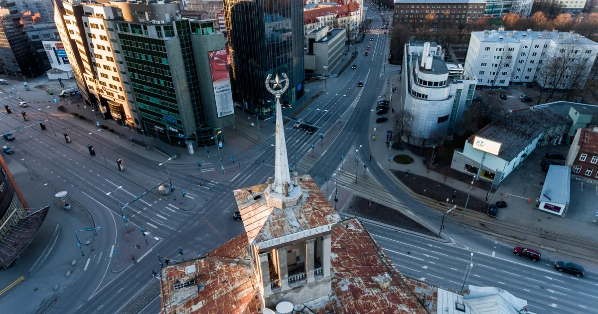 LEA DANILSON-JÄRG Halloo, kunstiinimesed, tulge palun maa peale tagasi!