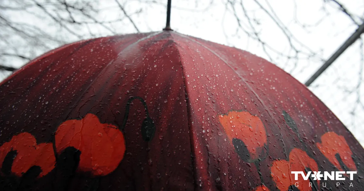 Pirmdien visā Latvijā gaidāms lietus un atkala