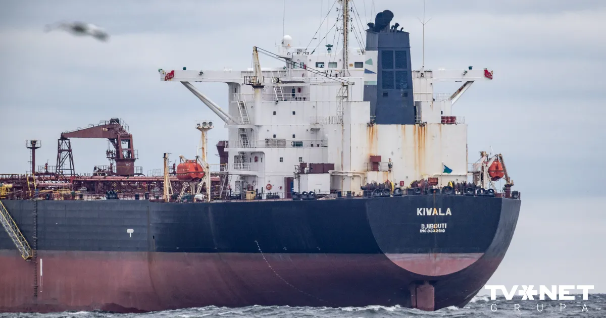 FOTO Igaunijā aizturētajā tankkuģī Kiwala konstatēti aptuveni 40 pārkāpumi